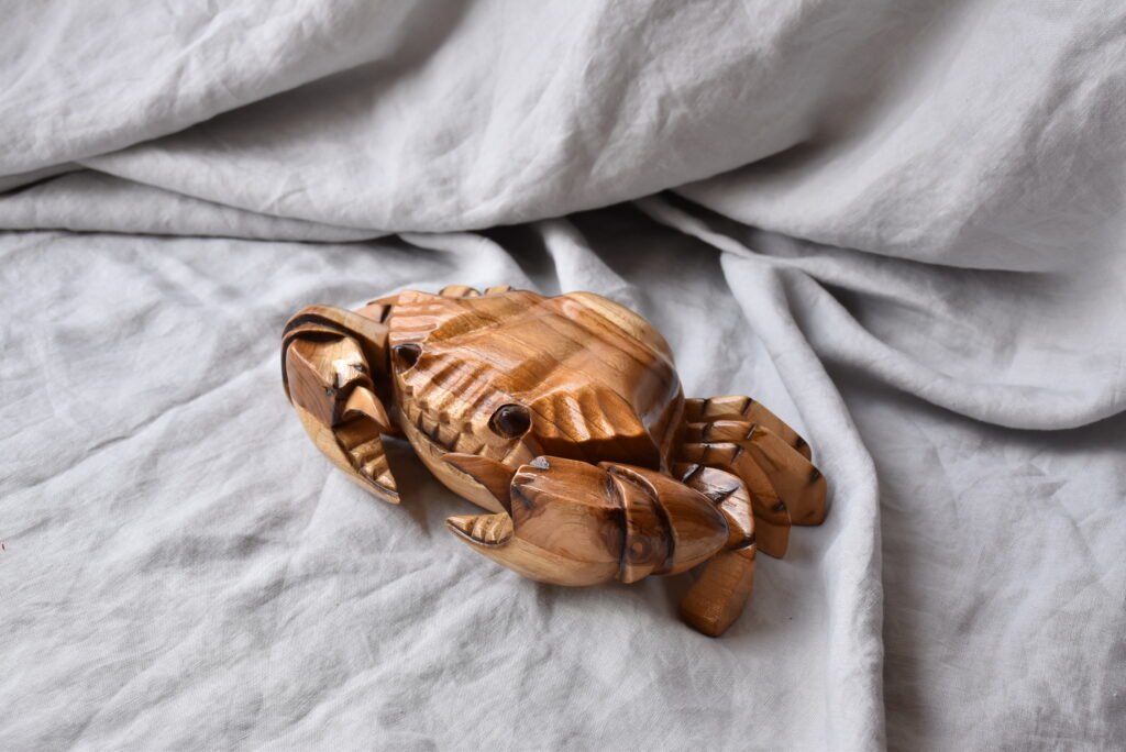 Wooden Crab Key Holder - Teakia